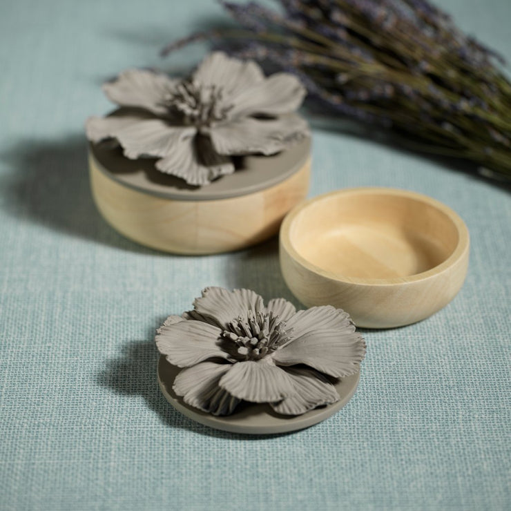 Cosmos Porcelain Wood flower – Home Basics Panamá